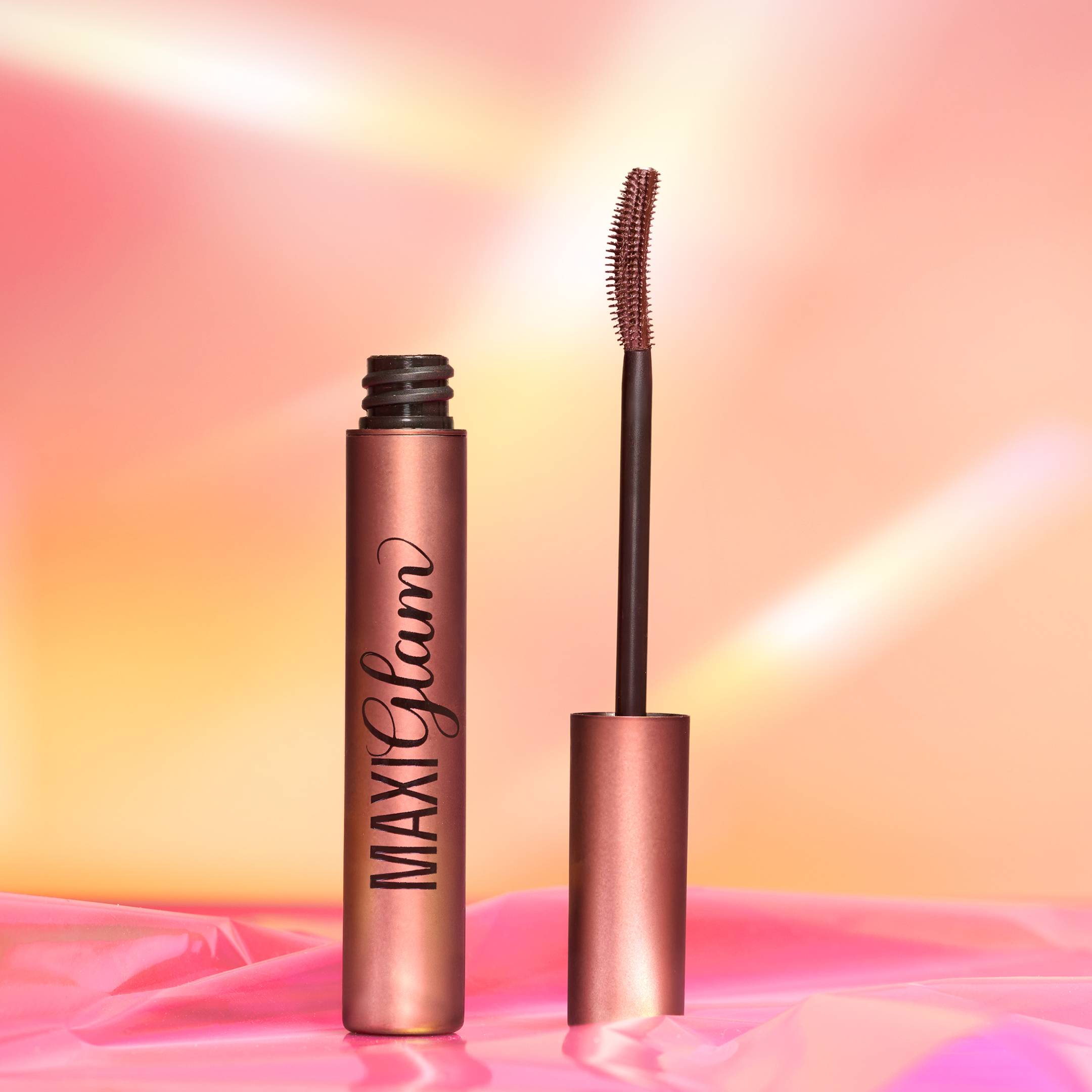 mascara adopt